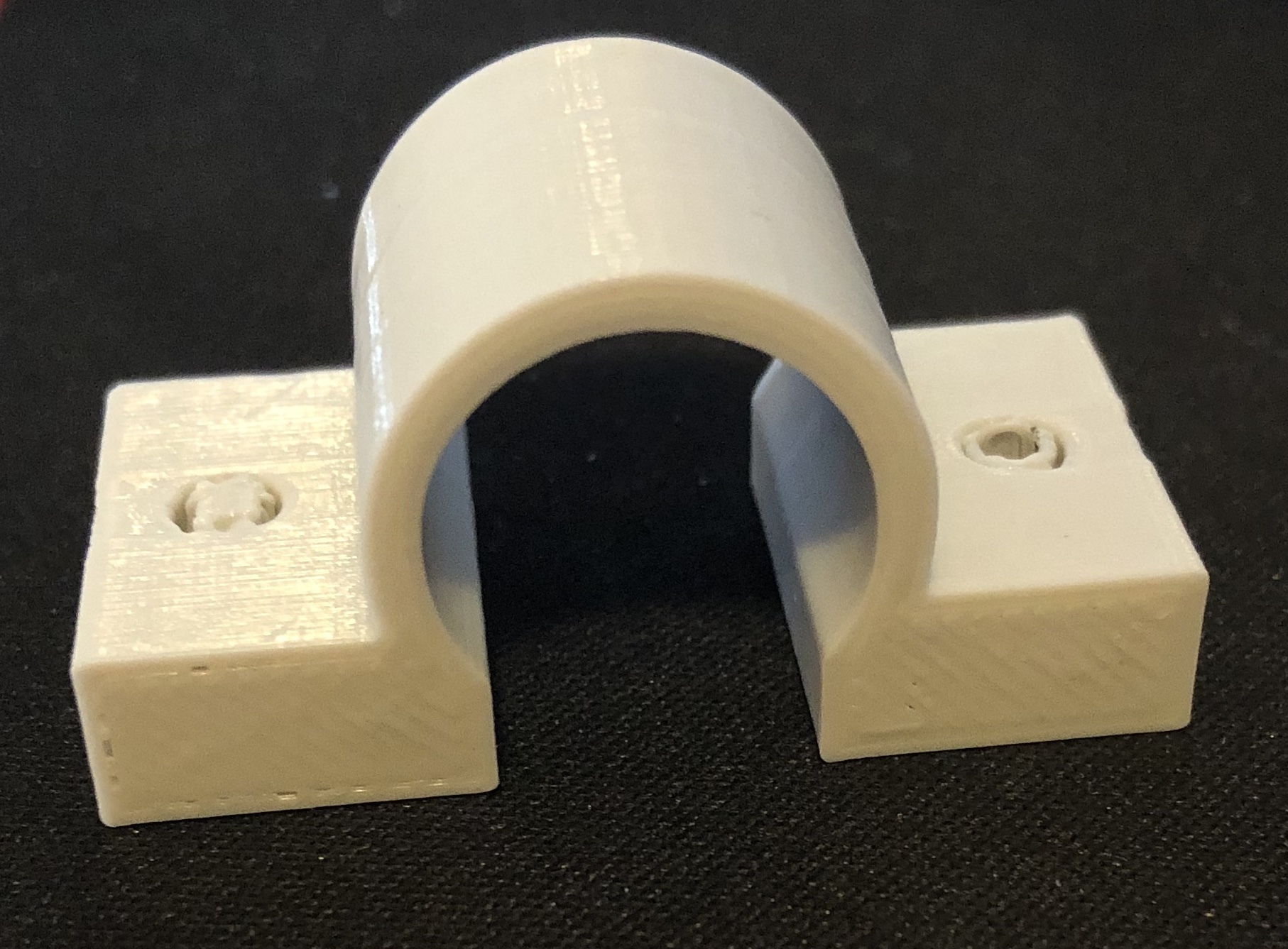 STL file 5/8" pipe clamp・3D printing idea to download・Cults