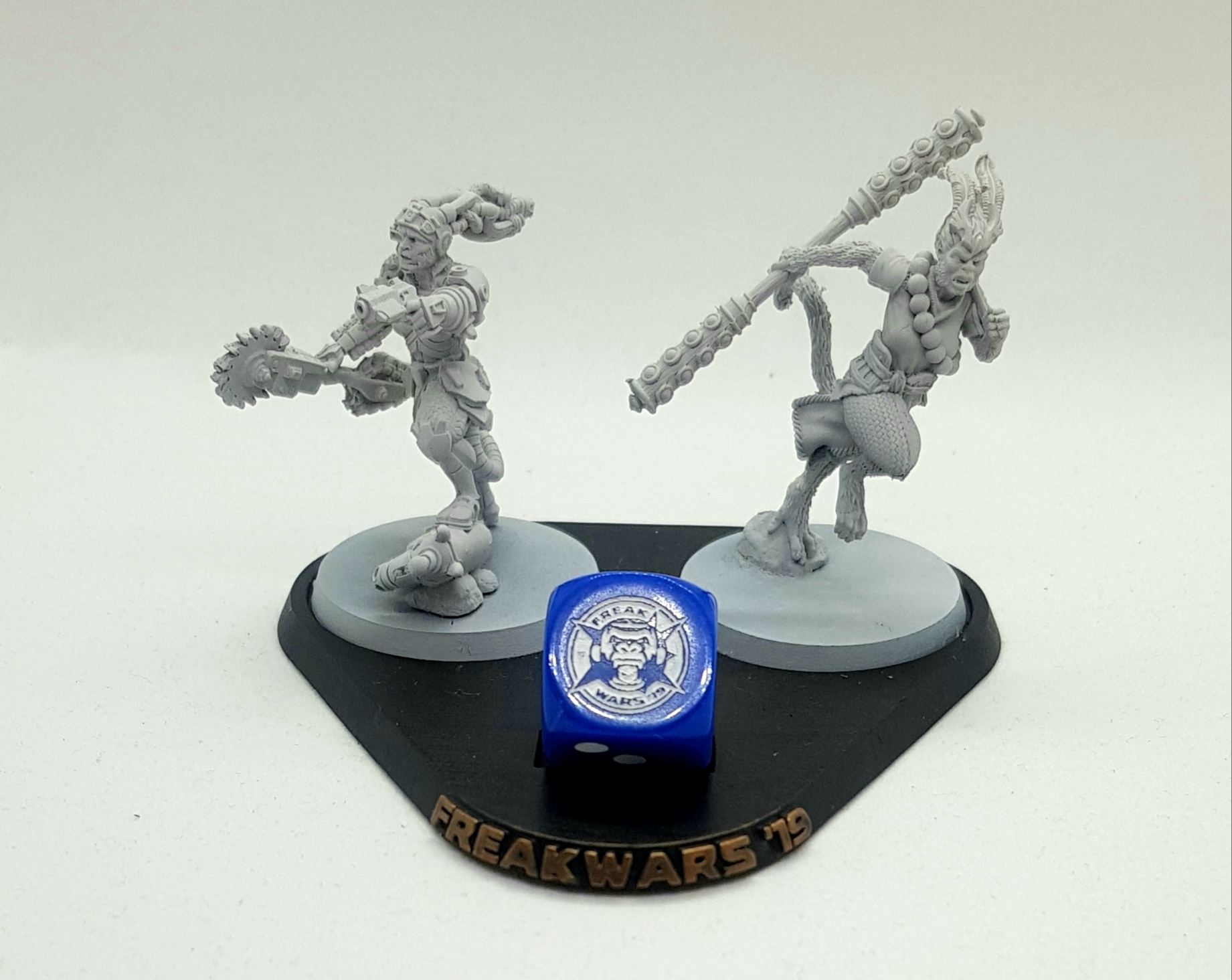 Free STL file FreakWars Miniatures Exhibition Bases・Object to download ...