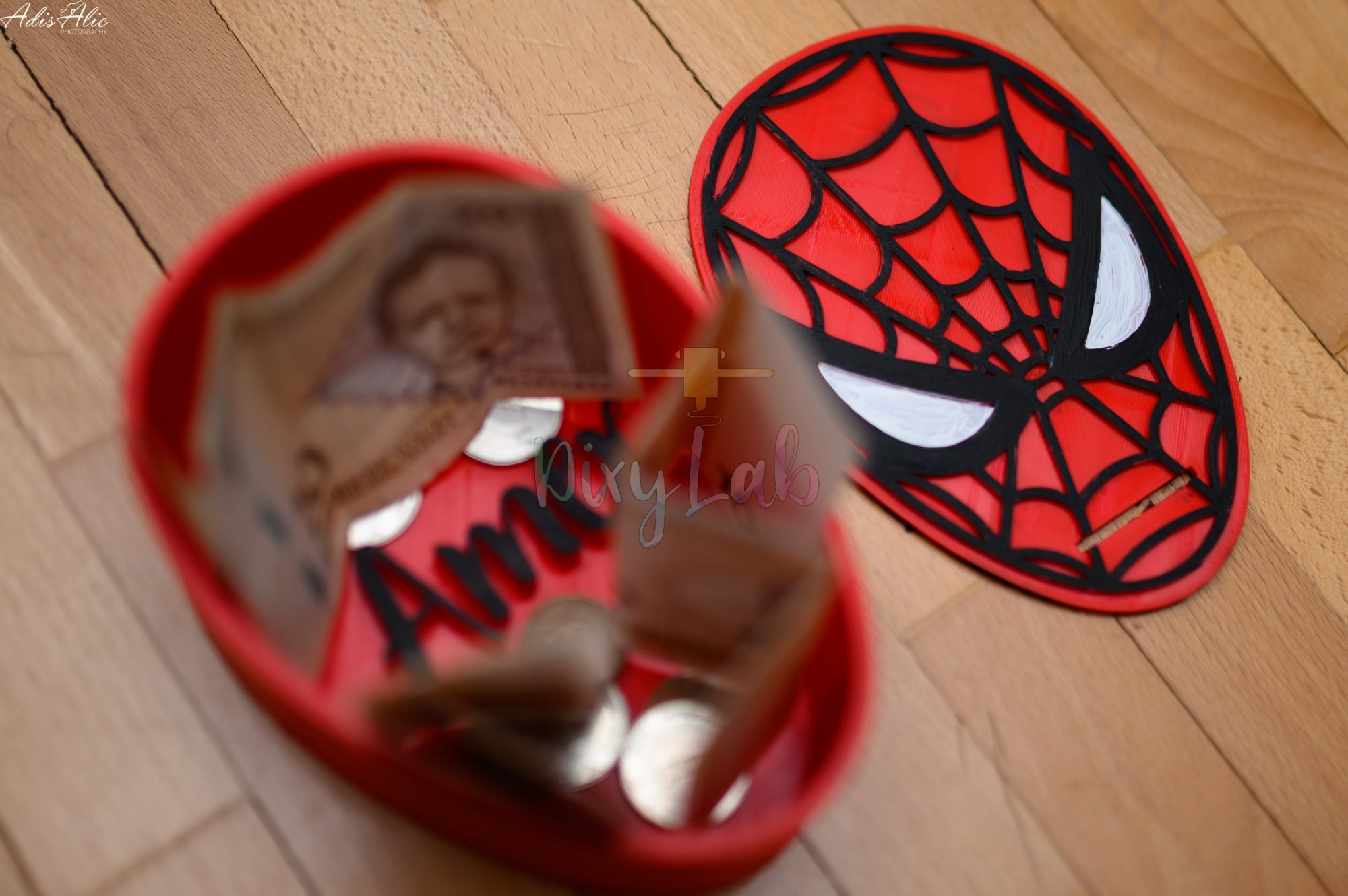 STL file Spiderman bank, piggy bank, bank, Spider Man bank, kids, toys ...