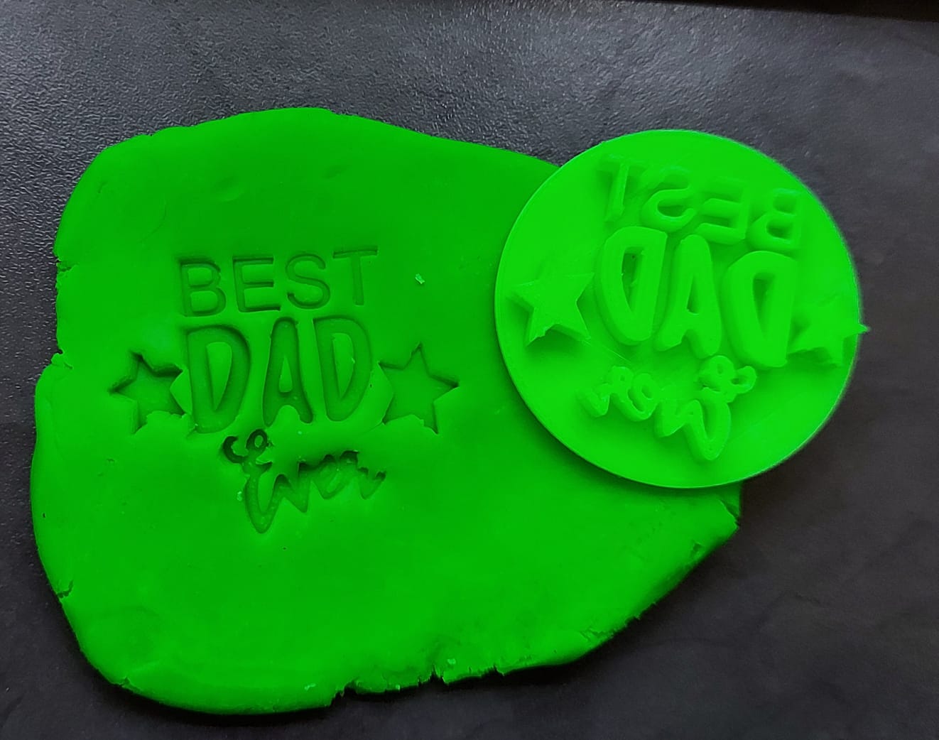 STL file Best Dad Ever embosser・3D printable model to download・Cults