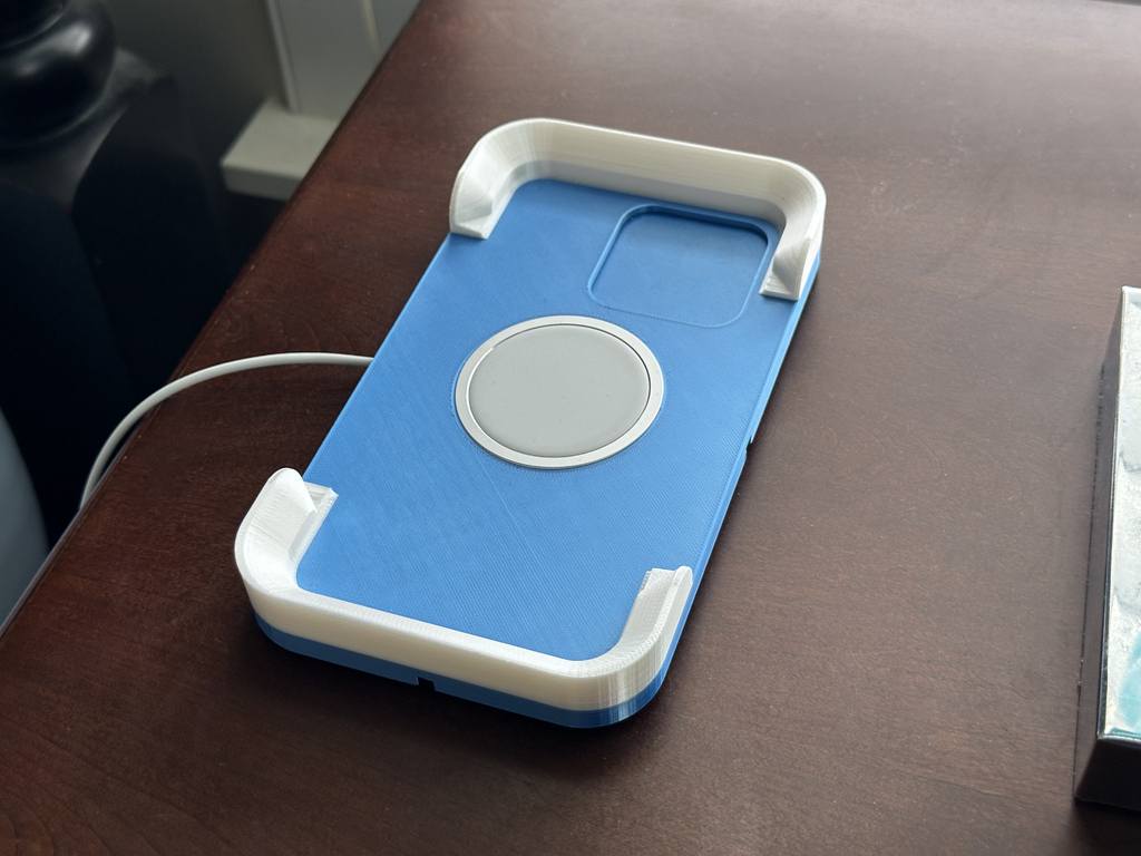 Free STL file iPhone MagSafe Charging Tray: iPhone 13/14/15 (Pro/Plus ...