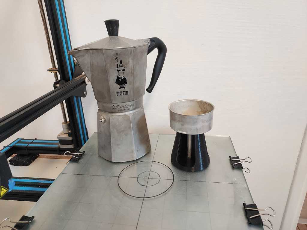 Archivo 3D gratis Bialetti Moka Express 9 cups funnel stand (Jayuk's ...
