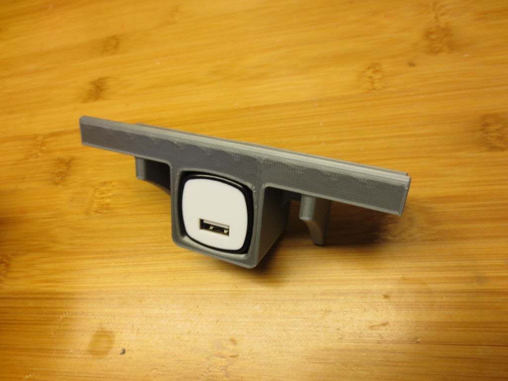 Free STL file Portable Outlet Shelf, Phone USB Charger・3D printing ...