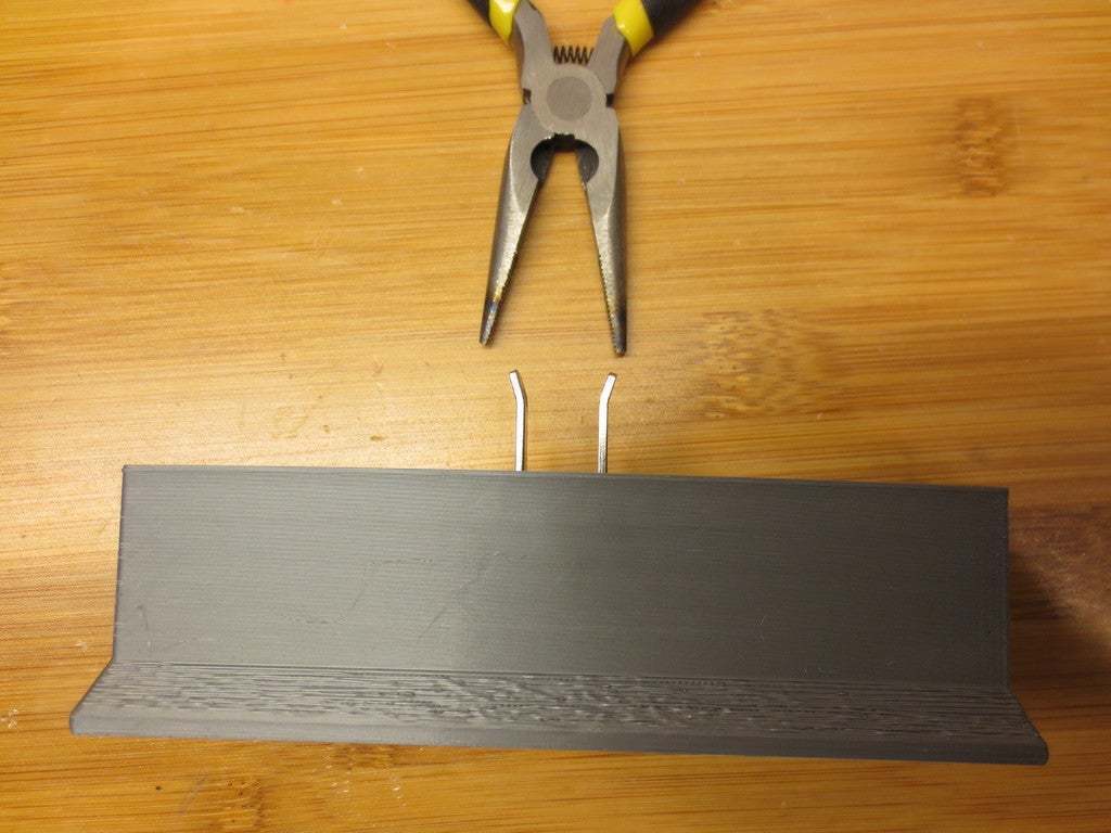 Free STL file Portable Outlet Shelf, Phone USB Charger・3D printing ...