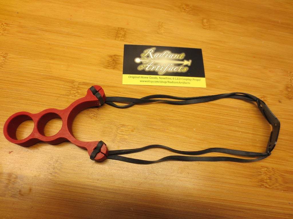 Free STL file Mini Knuckle Slingshot & Flexible TPU Pouch・3D printable ...