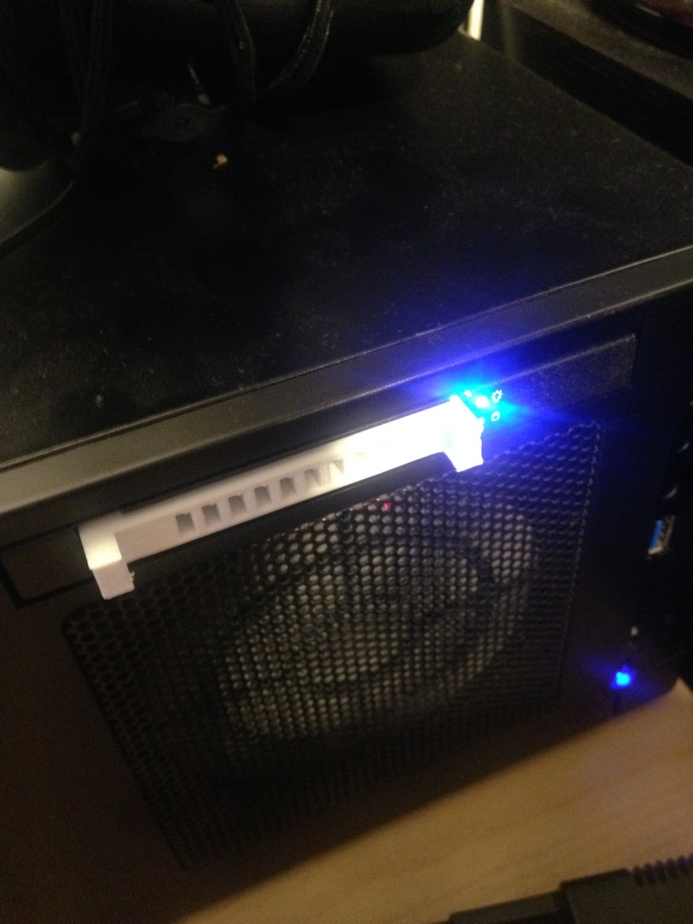 Free 3D file ssd hdd slide in tray 2.5"・3D printing idea to download・Cults