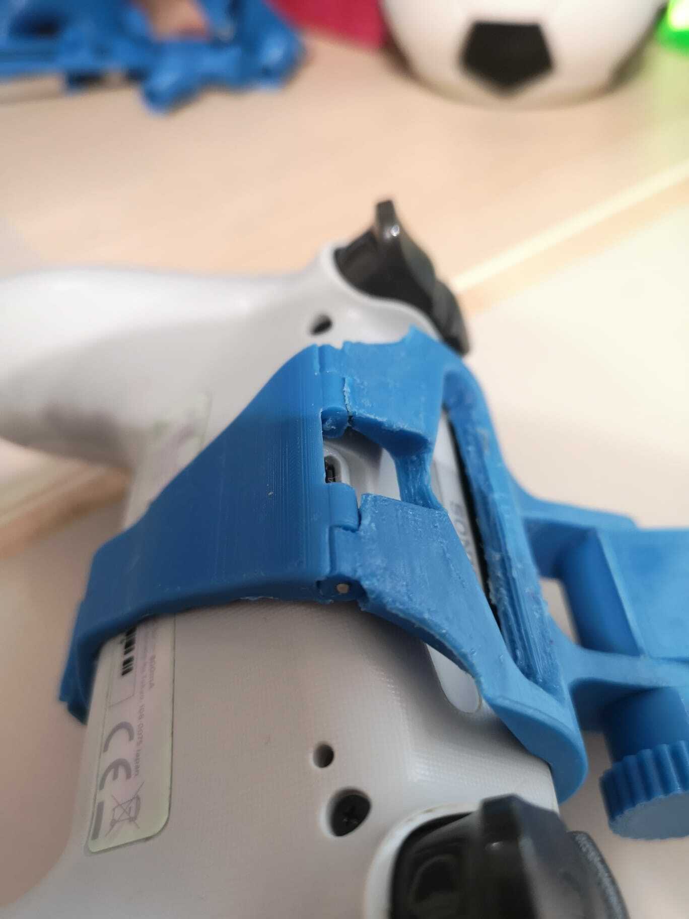 STL file Dualshock ps4 mobile support 📞・3D printable model to download ...