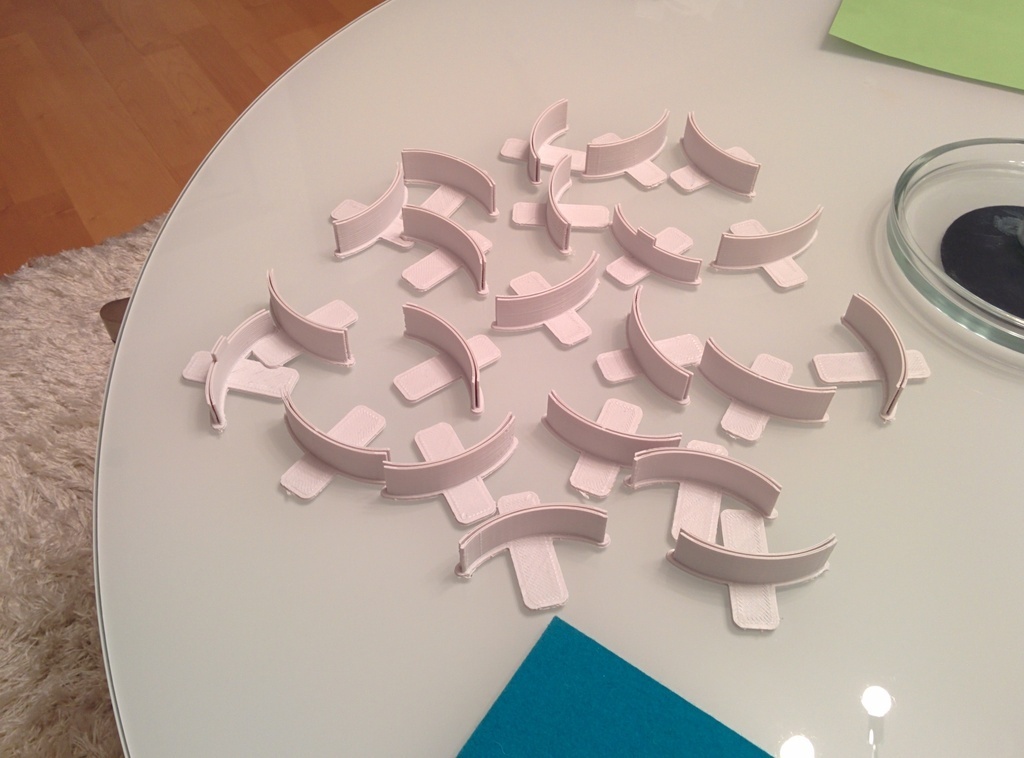 Free 3D file Simple & light page holder / menu holder / paper stand 📄 ...