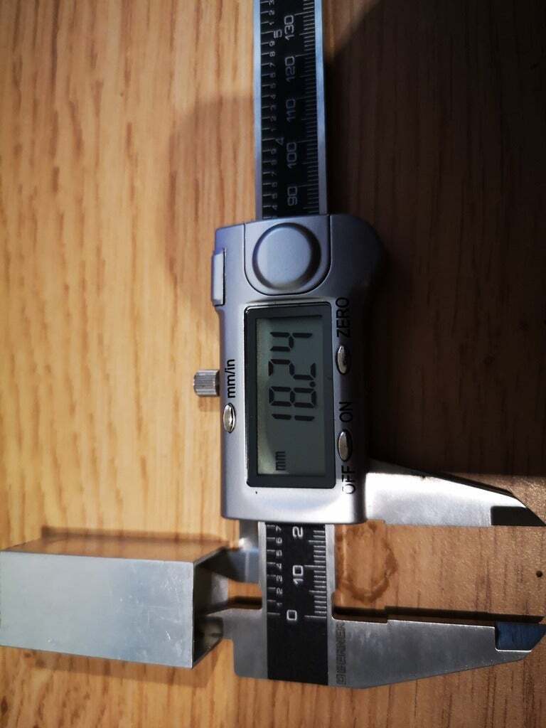 Fichier STL gratuit Coin 20MM 3 axes +2 axes・Design pour impression 3D ...