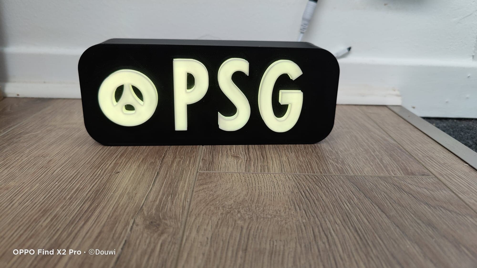 STL file PSG box light box neon effect light 📦・3D printing idea to ...