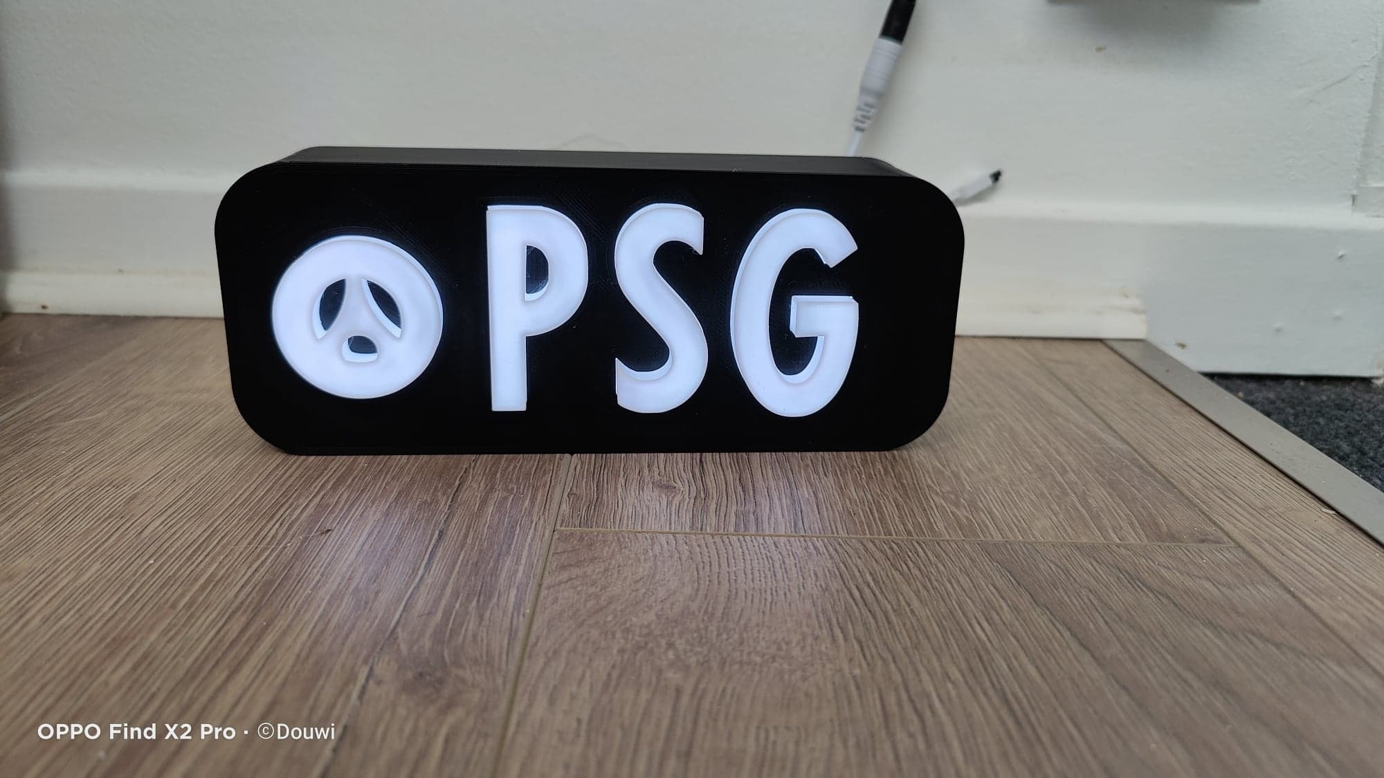 STL file PSG box light box neon effect light 📦・3D printing idea to ...