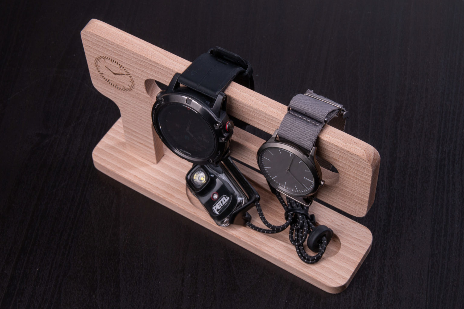 Free DXF file Watch Stand・Design to download and 3D print・Cults