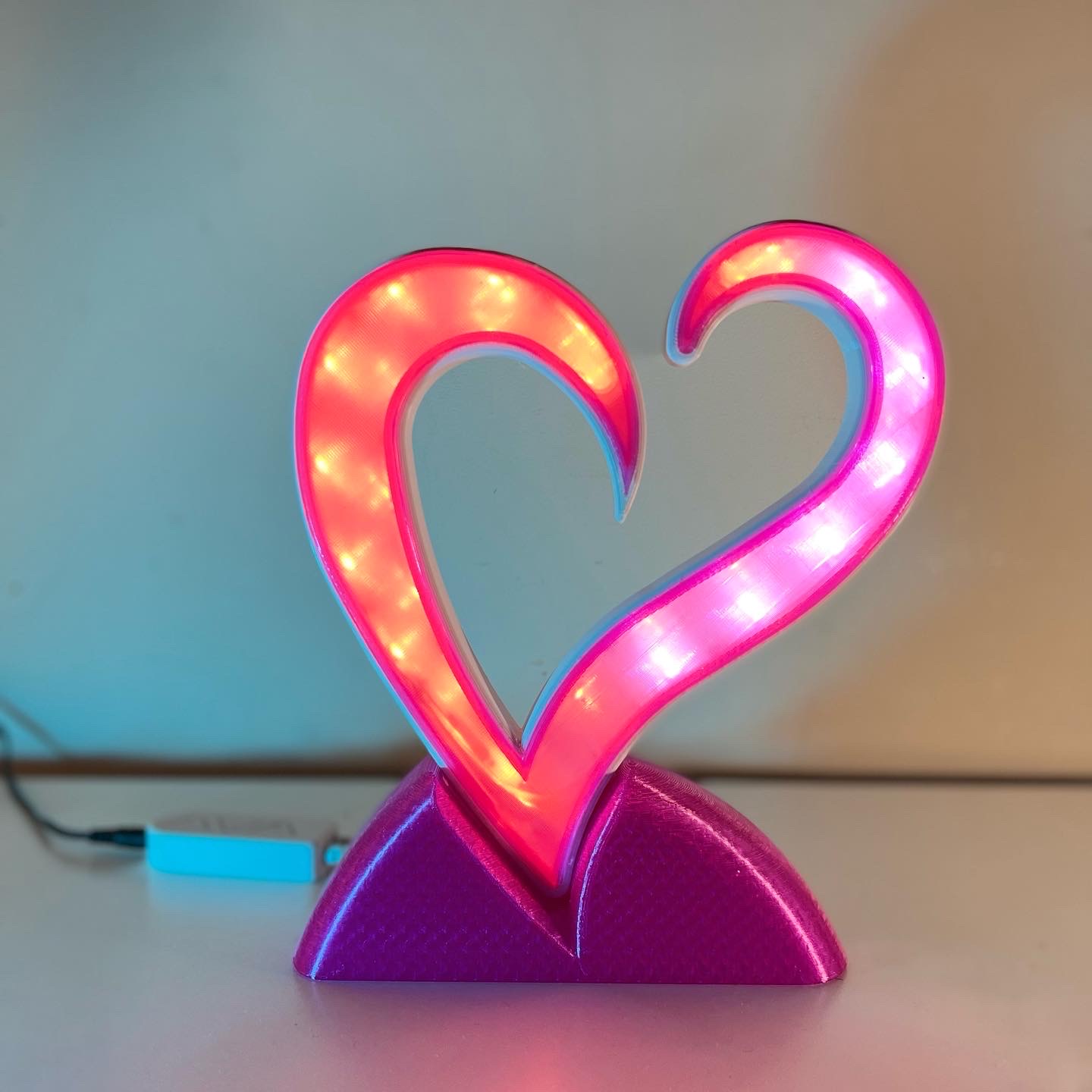 STL file Heart LED lamp 💜・3D printer model to download・Cults