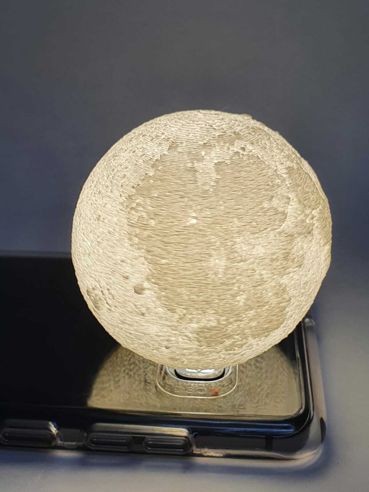 STL file Moon lamp (Lithophane) 🌙・3D print design to download・Cults
