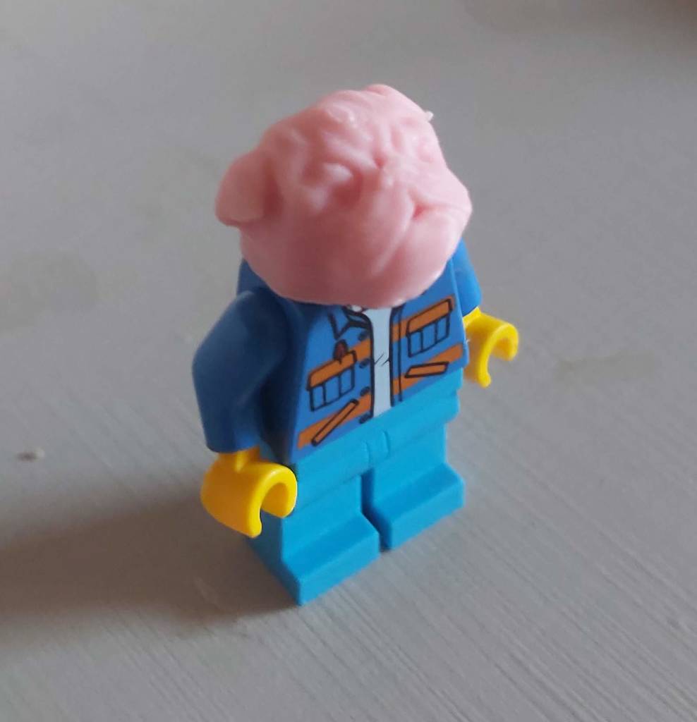 Free 3D file LEGO Minifig Pug Head・3D printer design to download・Cults
