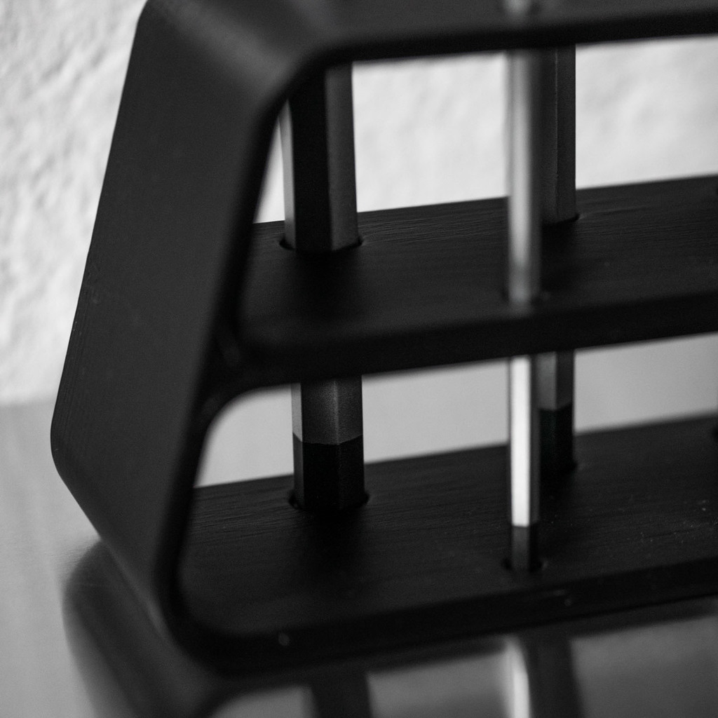 Free 3D file Table Stand for T Series I IN001・3D printer design to ...