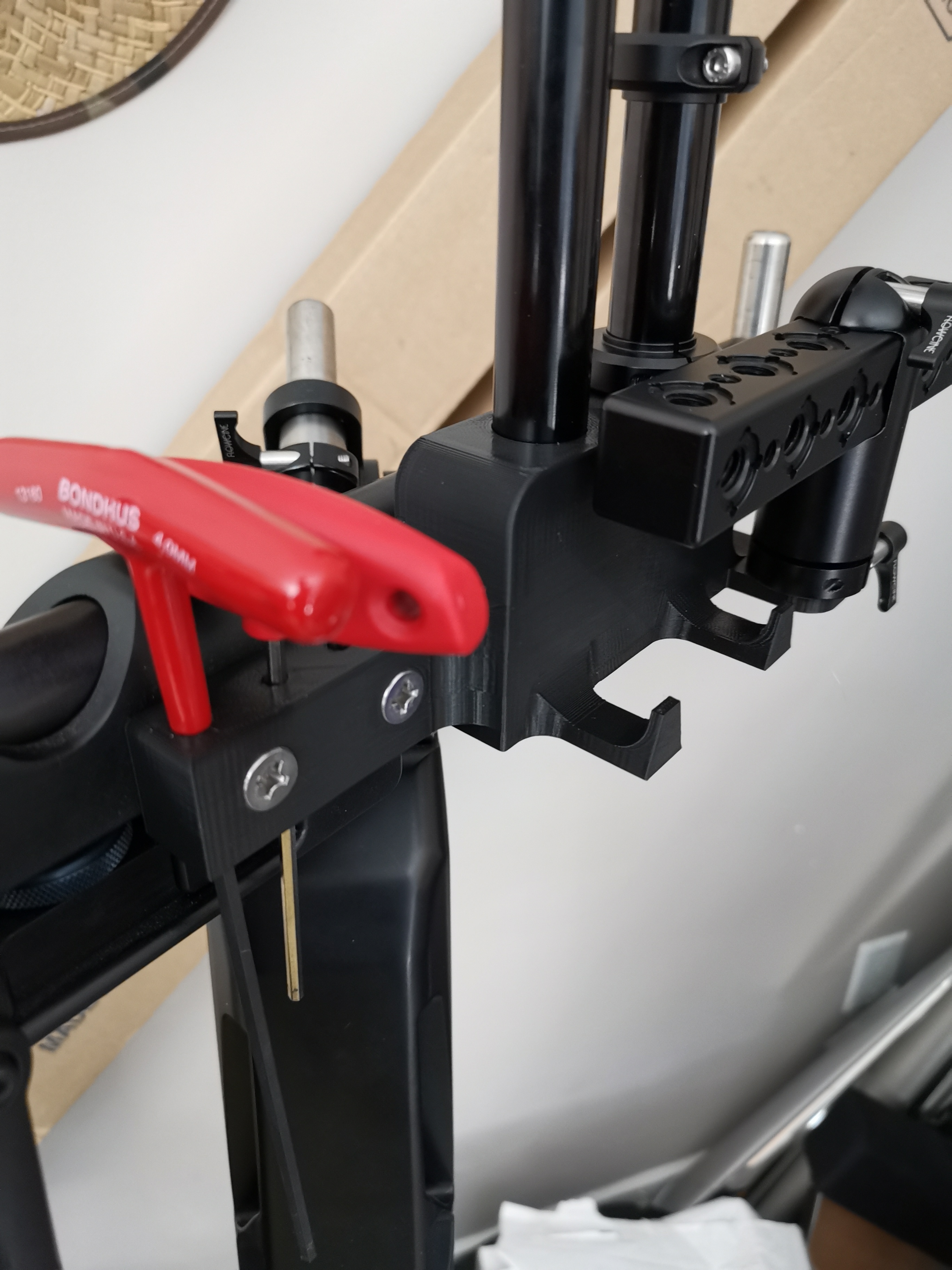 STL file Steadicam Hill docking bracket (X-arm Accessories) Right Side ...