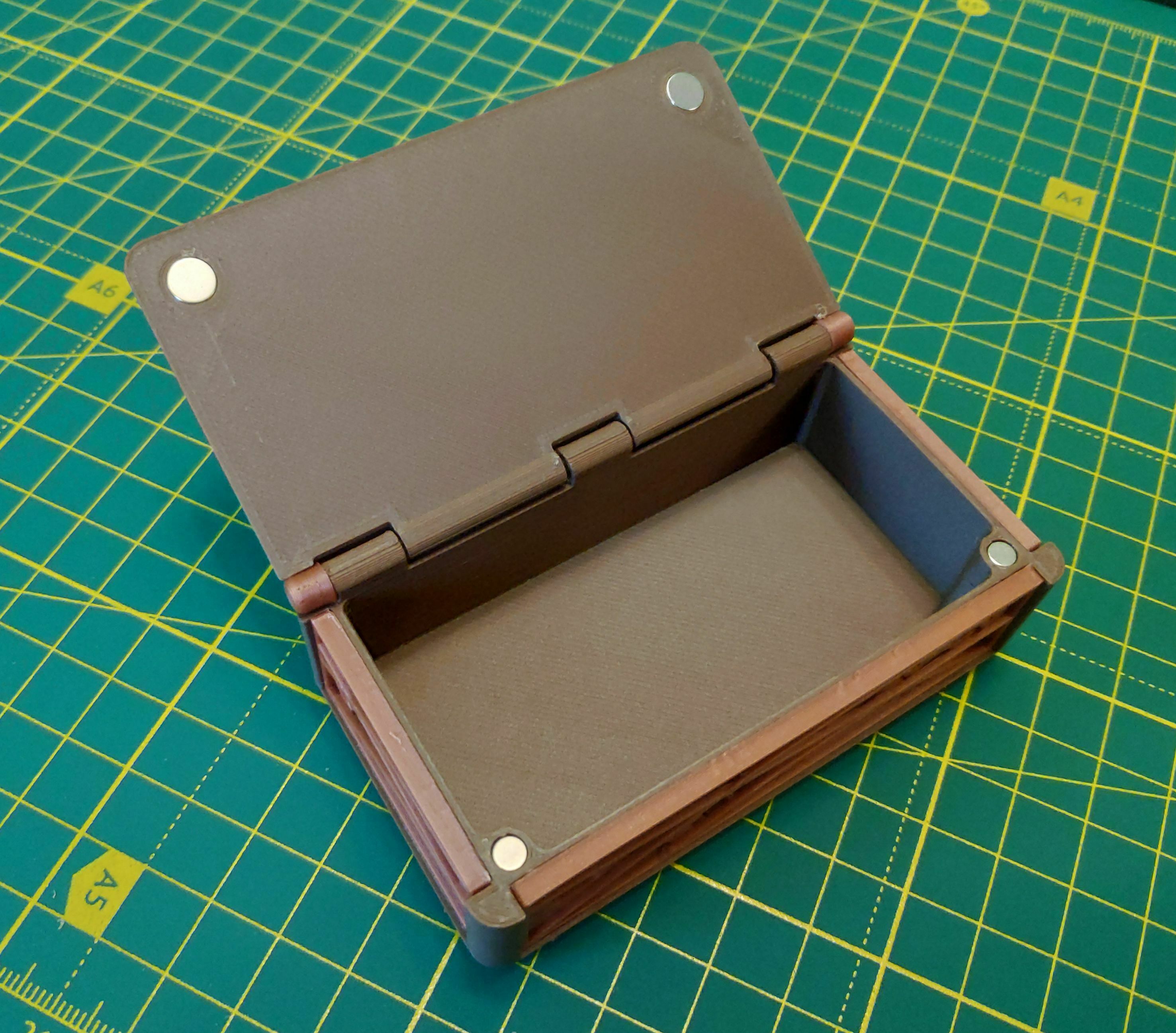 STL file Casket with steampunk inlay 📦・3D printer design to download・Cults