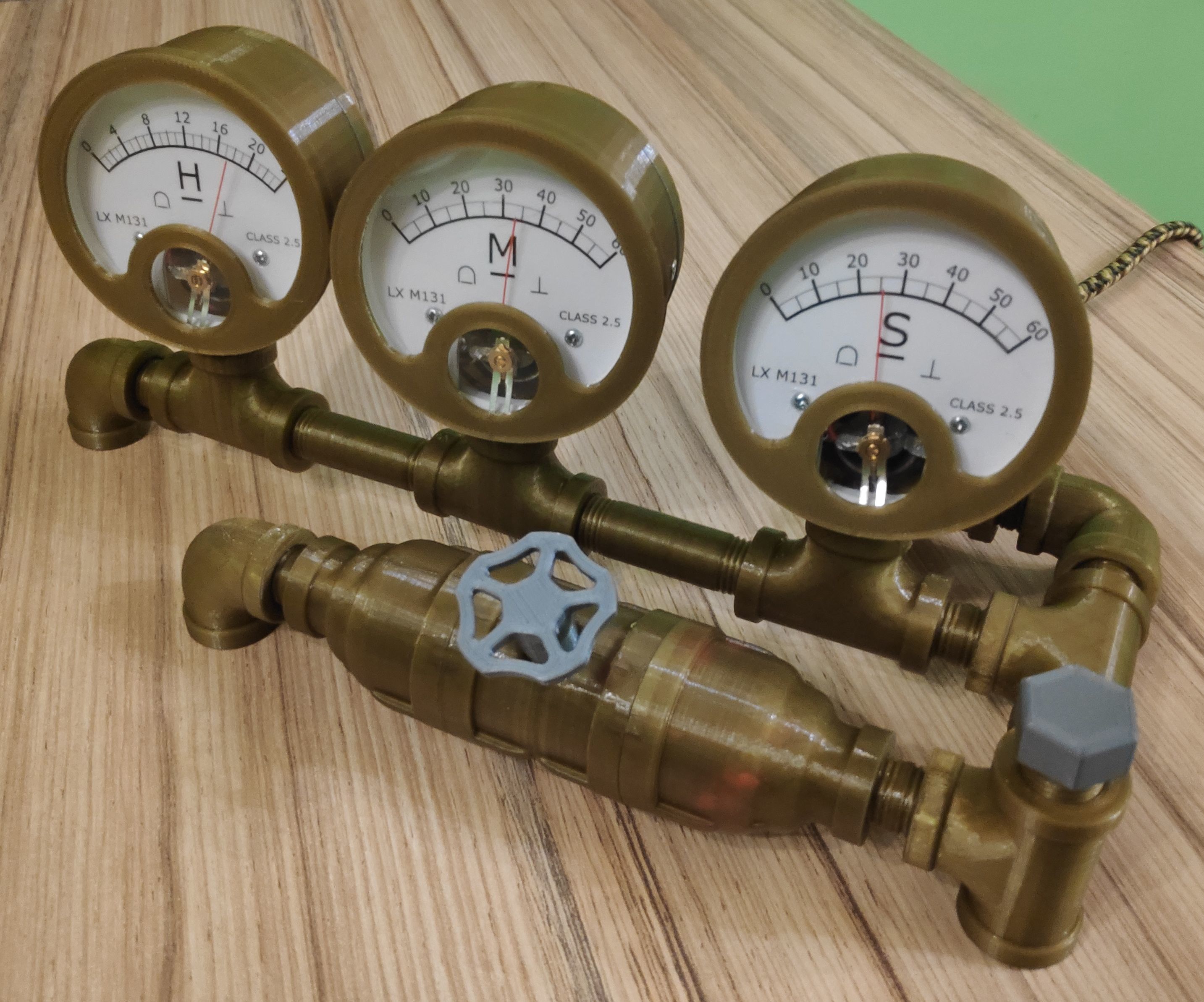 3D file Steampunk Voltmeter Clock・3D printable model to download・Cults