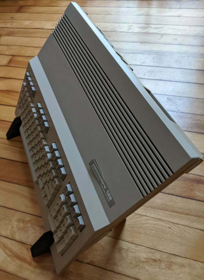 Free STL file Commodore 128 Display Stand 🎮・3D print design to download ...
