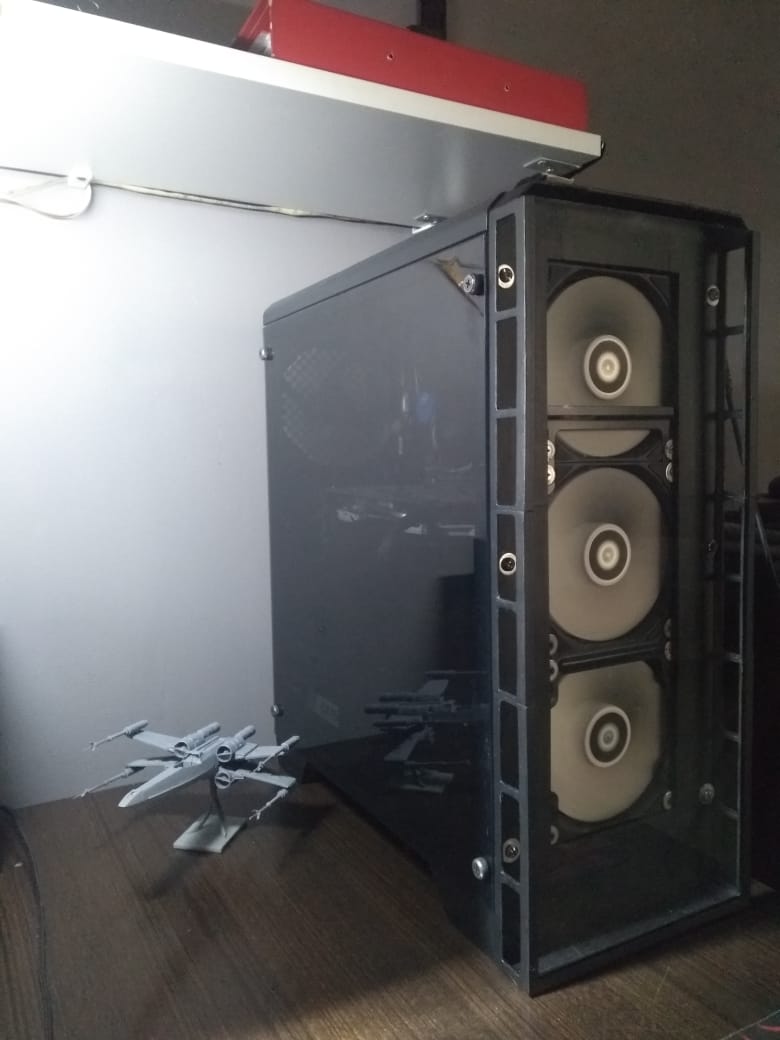 Archivo 3D Frente gabinete/PC・Idea de impresión 3D para descargar・Cults