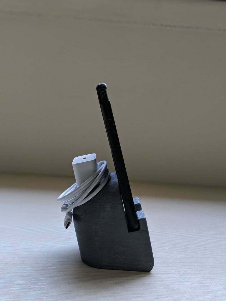 Free STL file Round Phone Dock・Model to download and 3D print・Cults