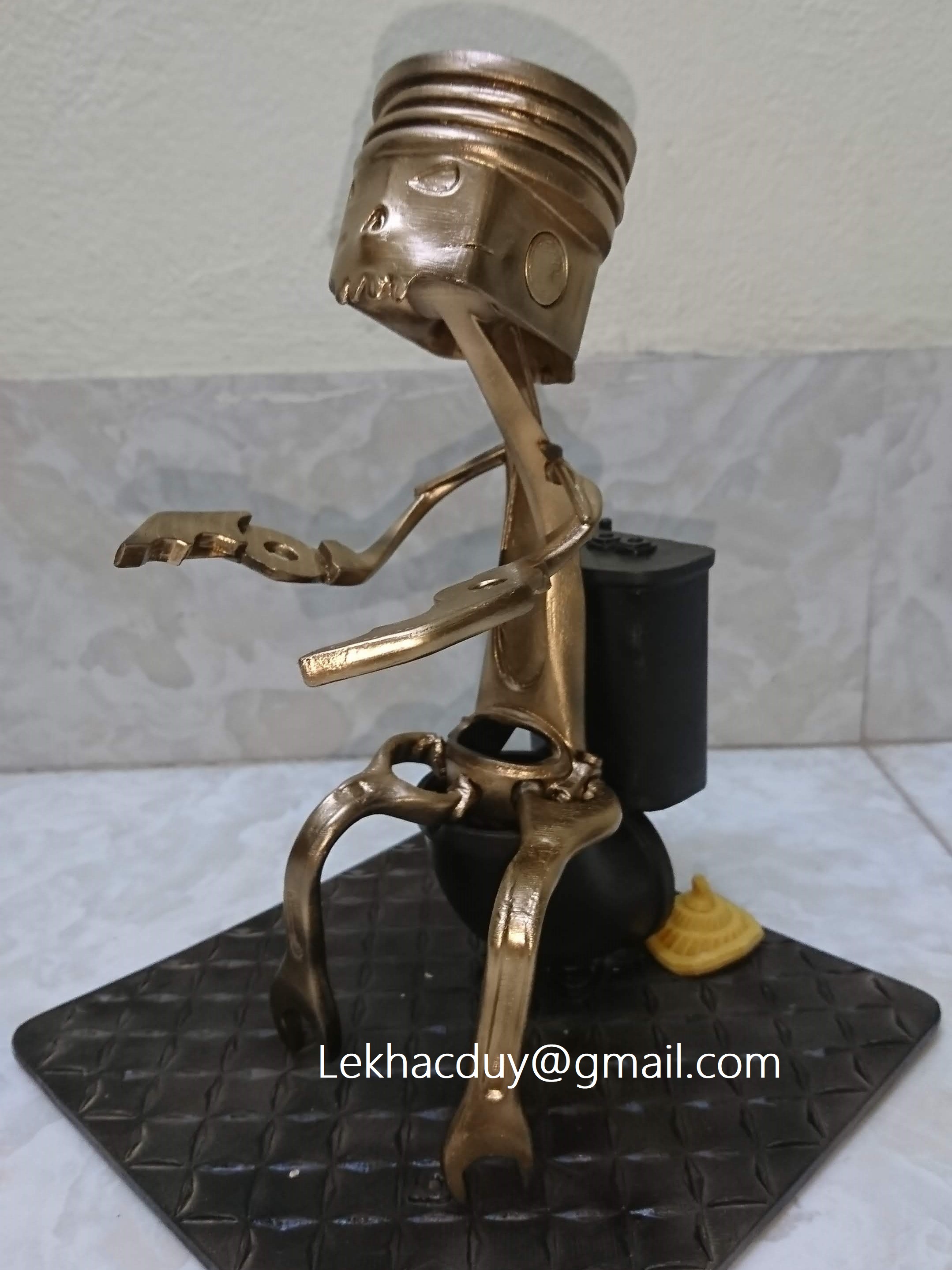 3D file Mr Piston in toilet 🚽・3D print design to download・Cults