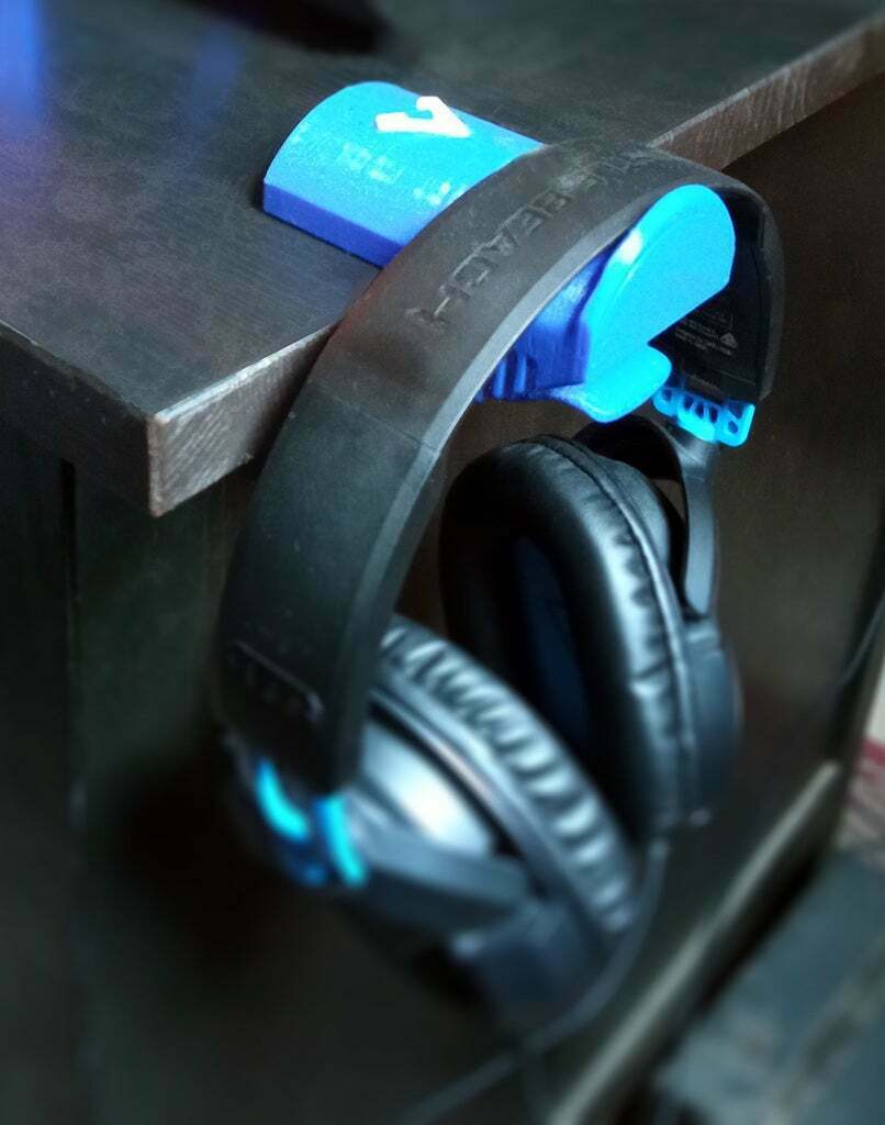 Free STL file Headset Stand for 20mm table top・3D printable object to ...