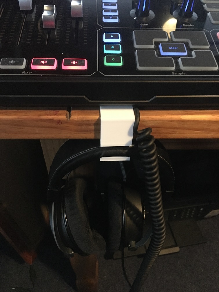 Download free SCAD file Desk Headphone Holder • Design to 3D print ・ Cults