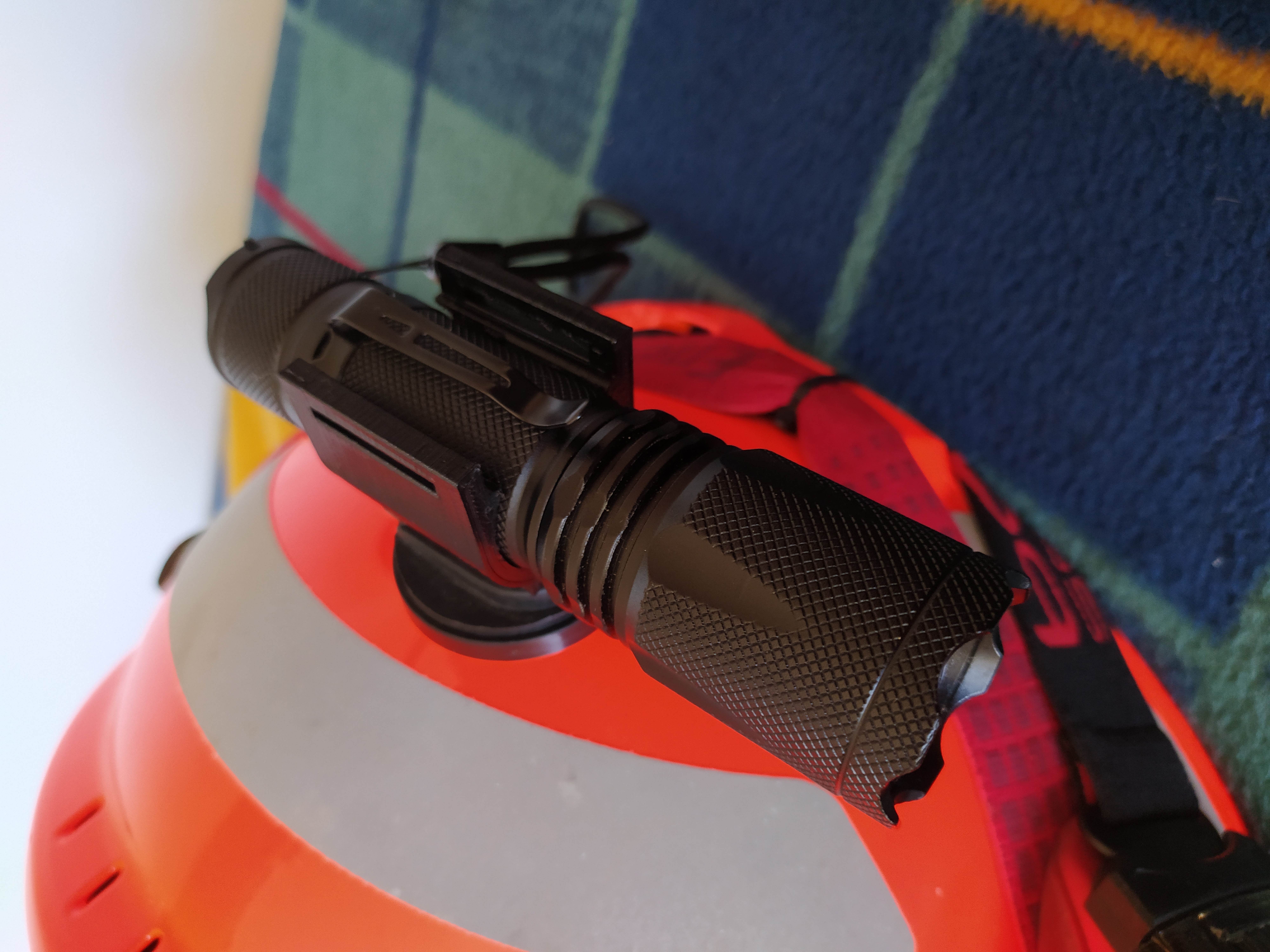 Free STL file Flashlight support for firefighter helmet.・3D printable ...