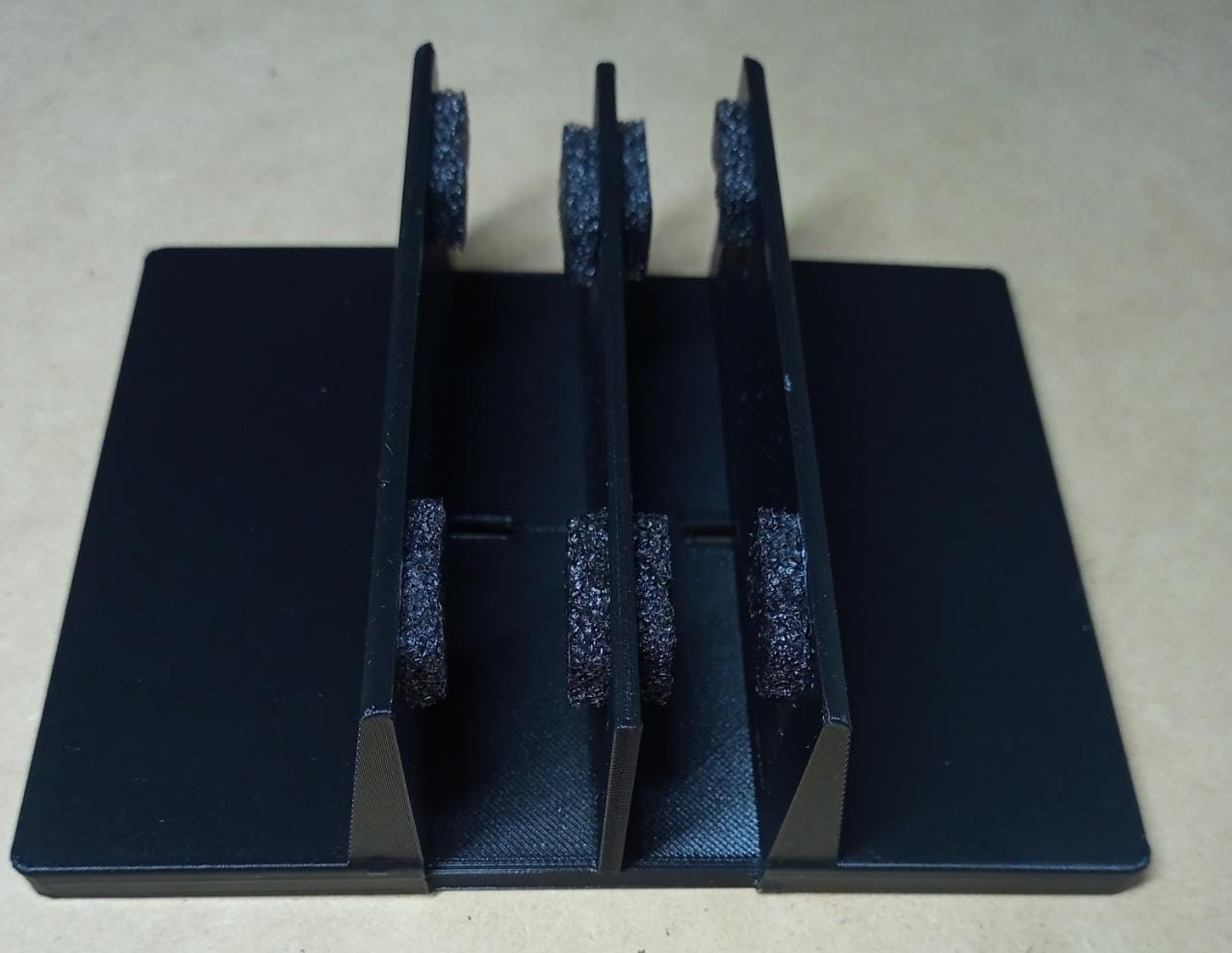 3D file Adjustable double vertical support 📓・3D printing idea to ...