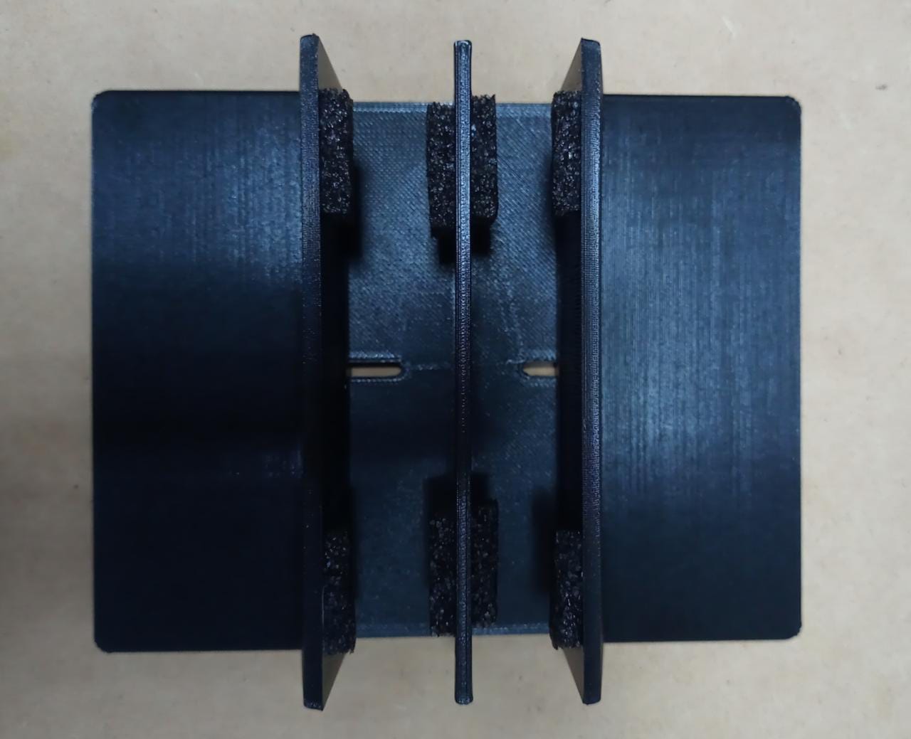 3D file Adjustable double vertical support 📓・3D printing idea to ...