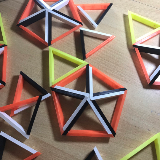 STL file Domo Toy, dome, geodesic dome, geodesic dome・Model to download ...