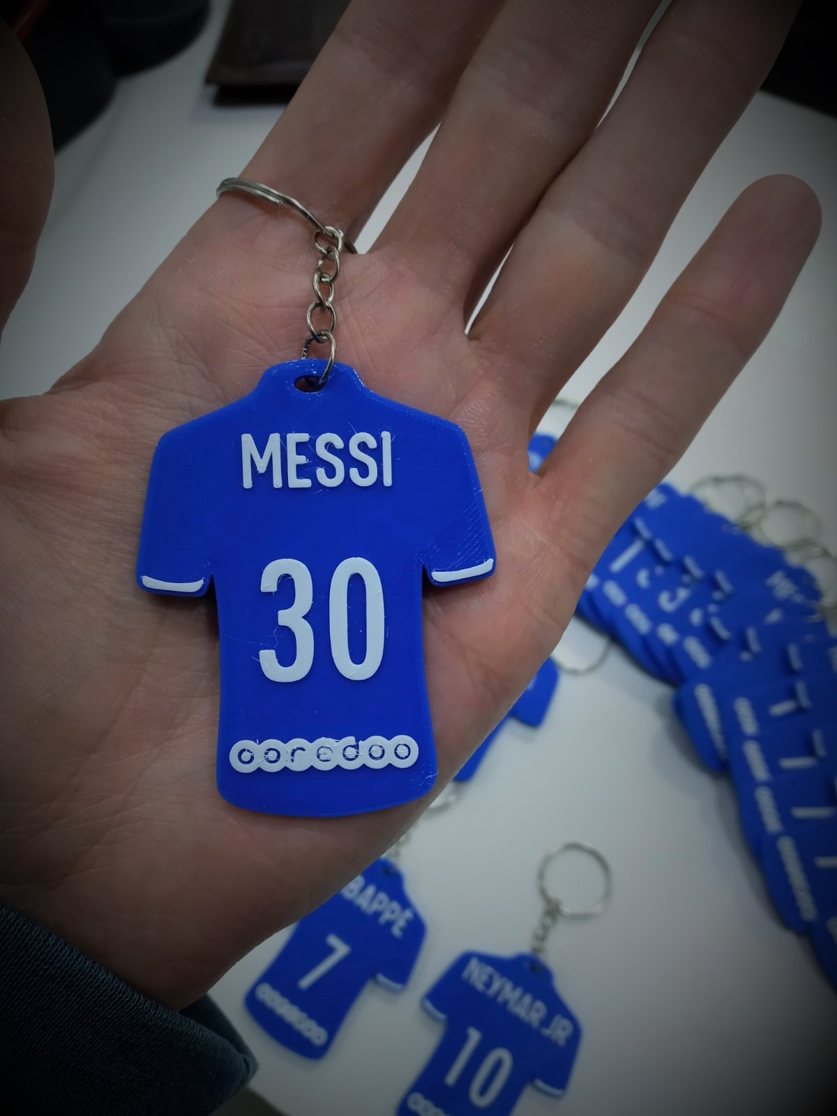 STL file PSG Messi, Neymar and Mbappé PSG key rings・Model to download ...