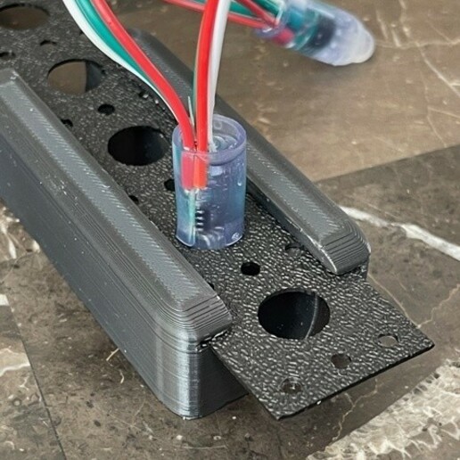 Download free STL file WS2811 Mounting Jig on Boscoyo straps • Design ...