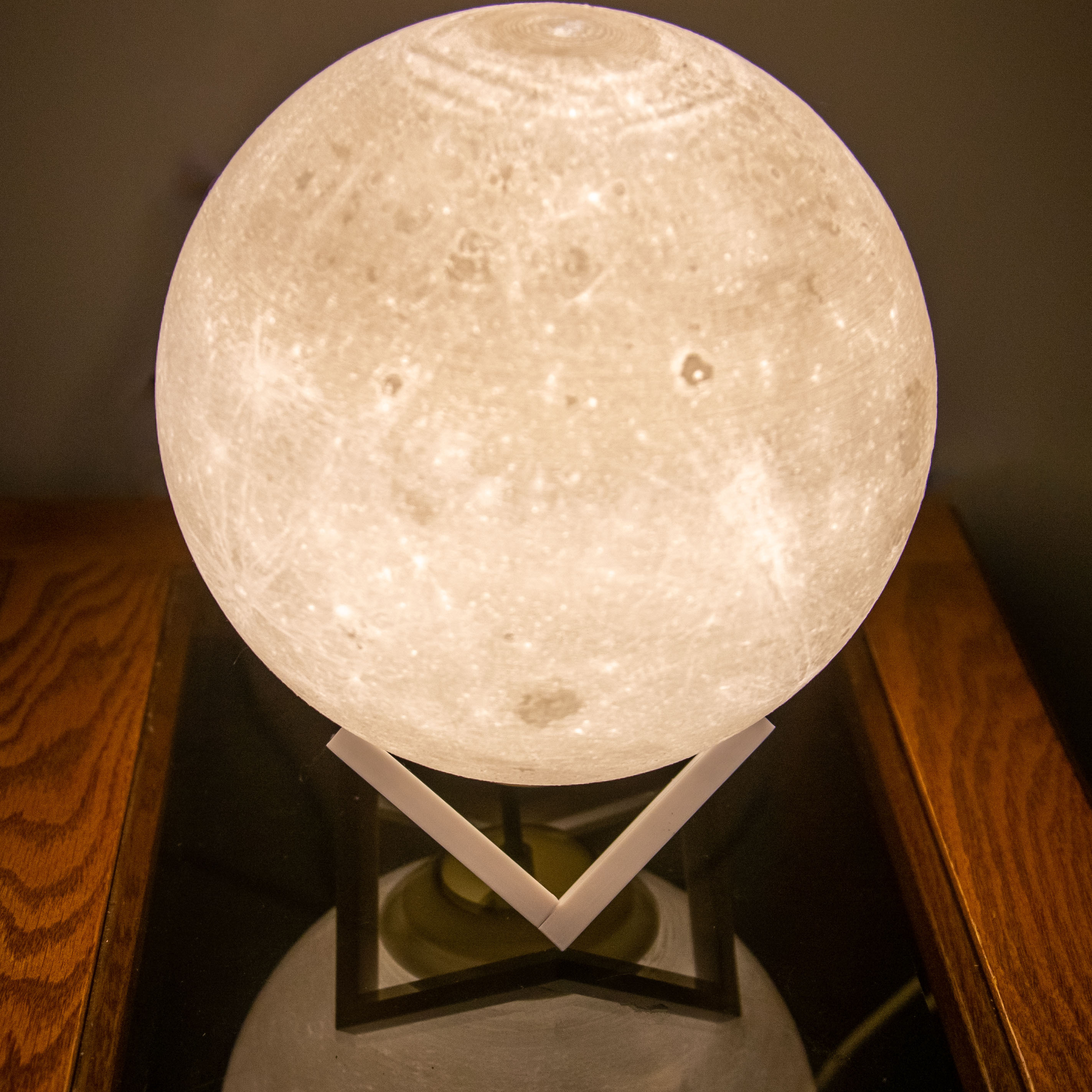 STL file Large Moon Accent Lamp・3D print model to download・Cults