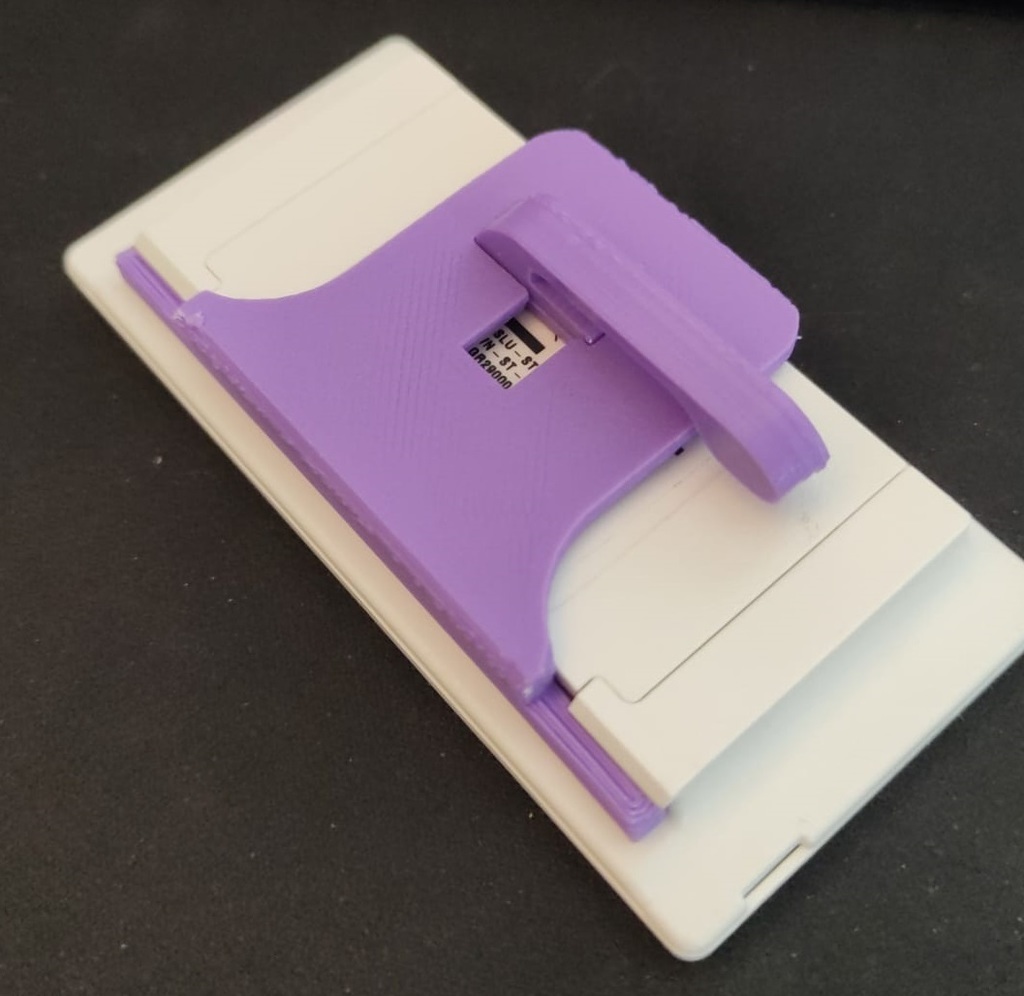 Free 3D file Dual orientation nametag attachment for 2.9" epaper shelf ...