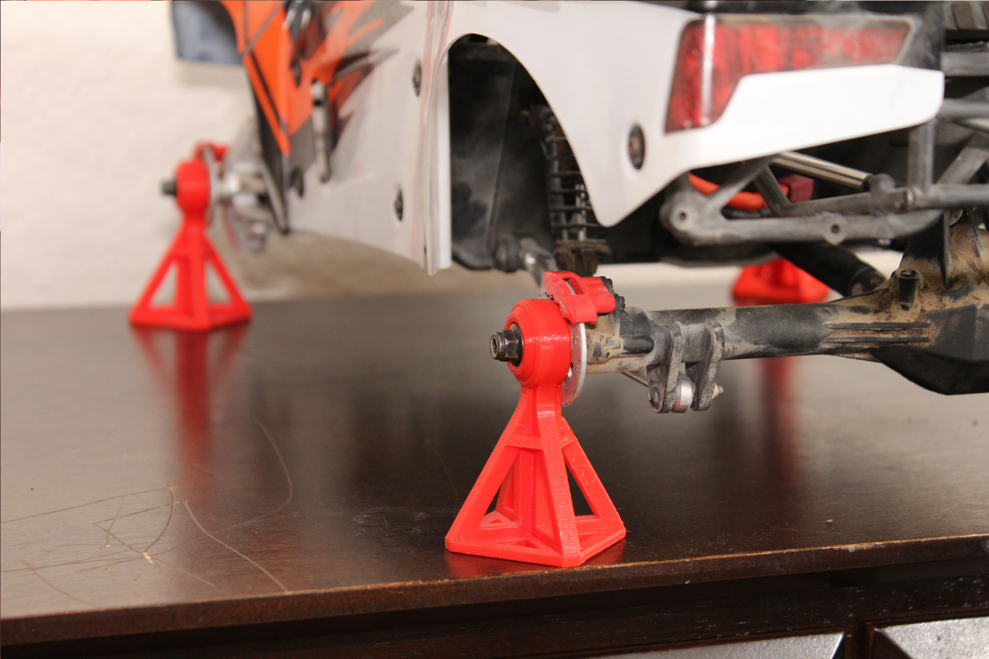 STL file 1/10 RC Hub Jack Stand・3D print model to download・Cults