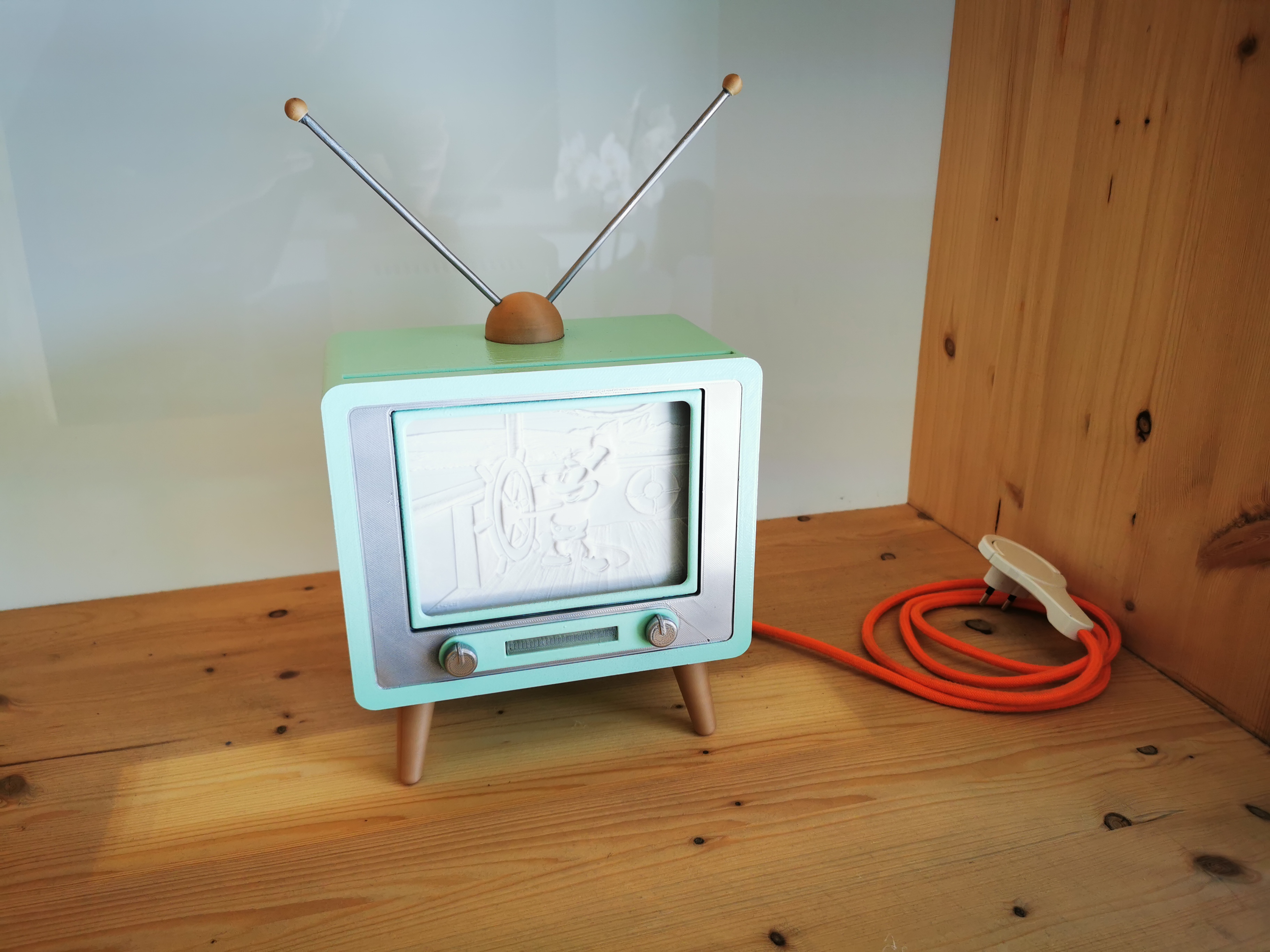 3D file TV in Litho Vintage・3D printer model to download・Cults