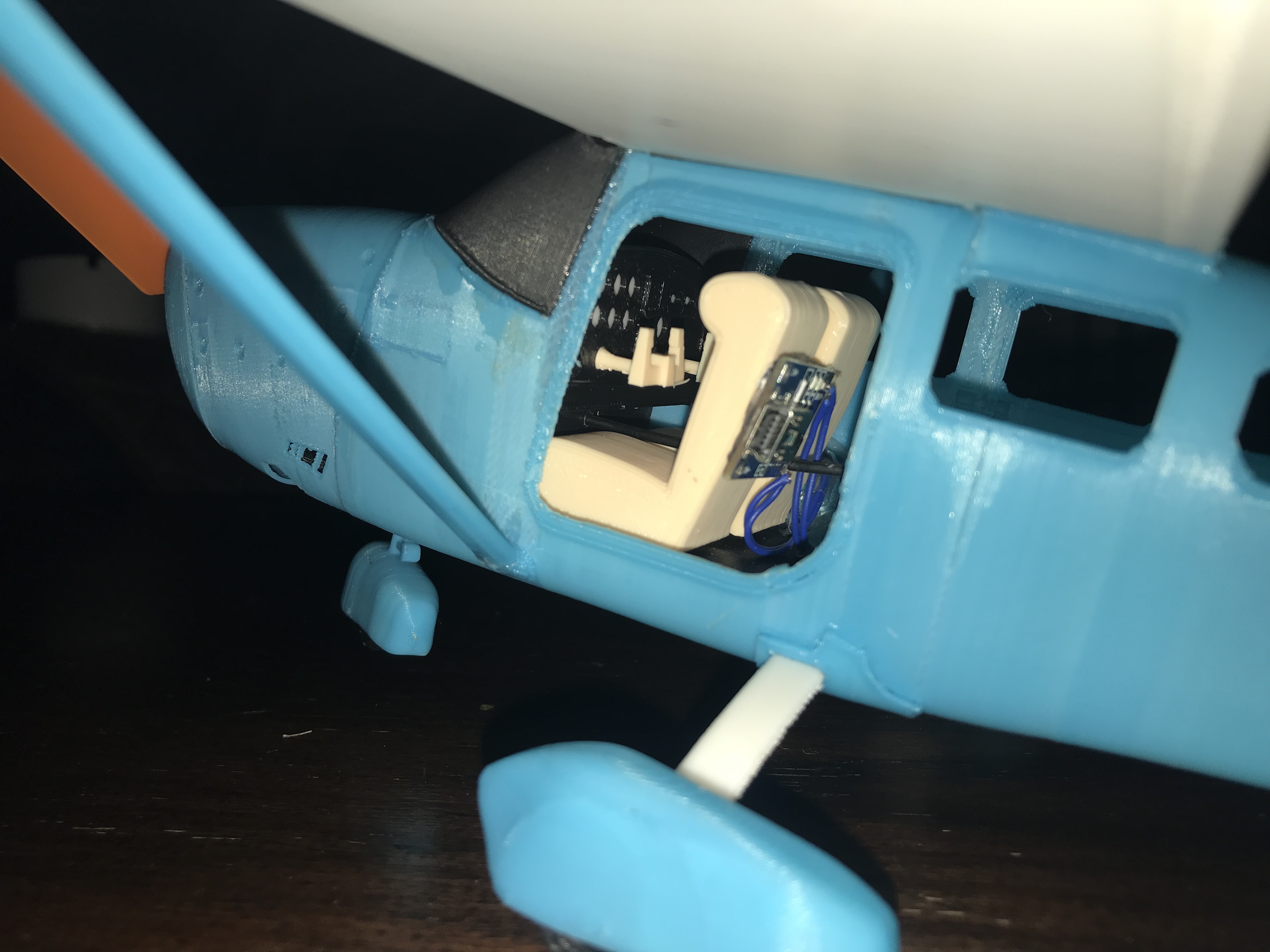 Free STL file DIY celling tethered Flying Airplane toy 🛩️・3D printable ...