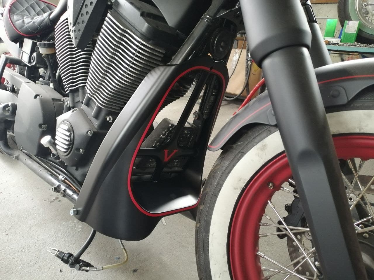 STL file Plug on a motorcycle Victory・Model to download and 3D print・Cults