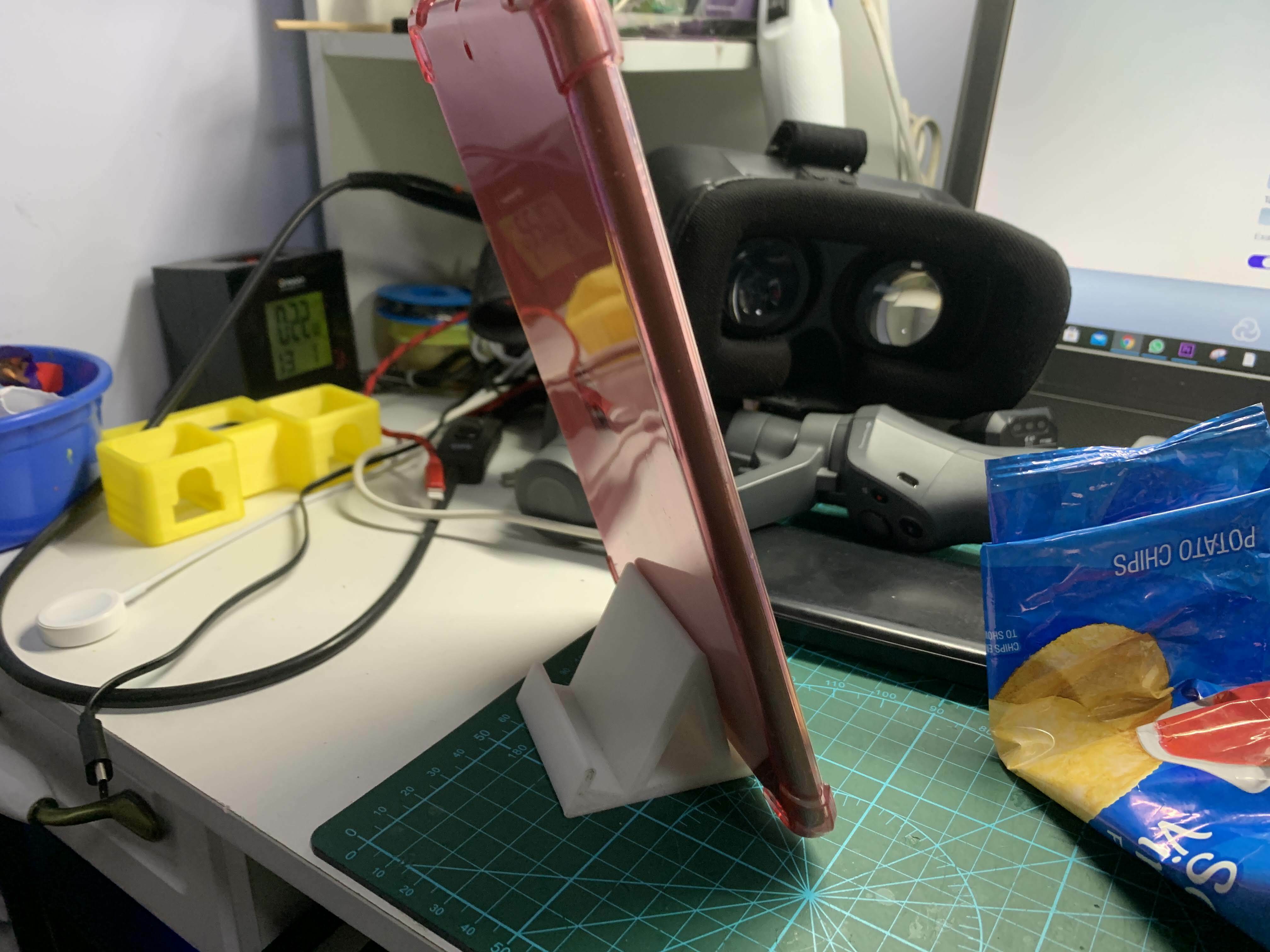 STL file Smartphone iPhone iPad stand with 2 inclination・3D printable ...