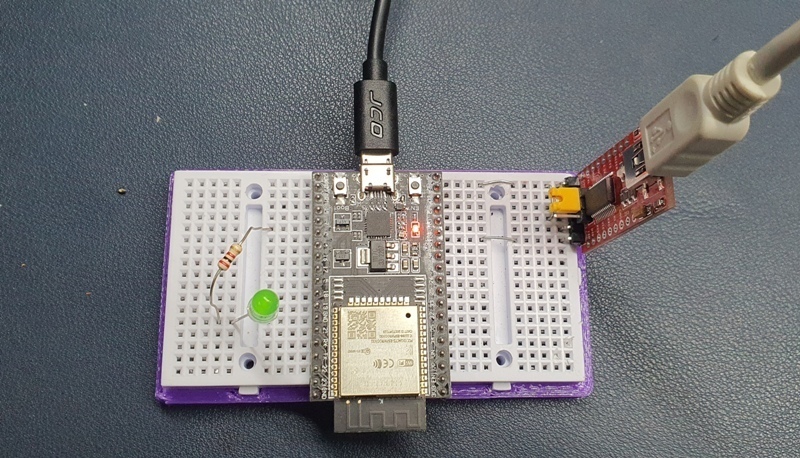 Free 3D file Breadboard fixture for esp32 dev kit V4 📦・Template to download and 3D print・Cults