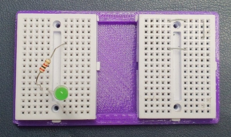 Archivo 3D gratis Breadboard fixture para esp32 dev kit V4・Plan de impresión en 3D para ...