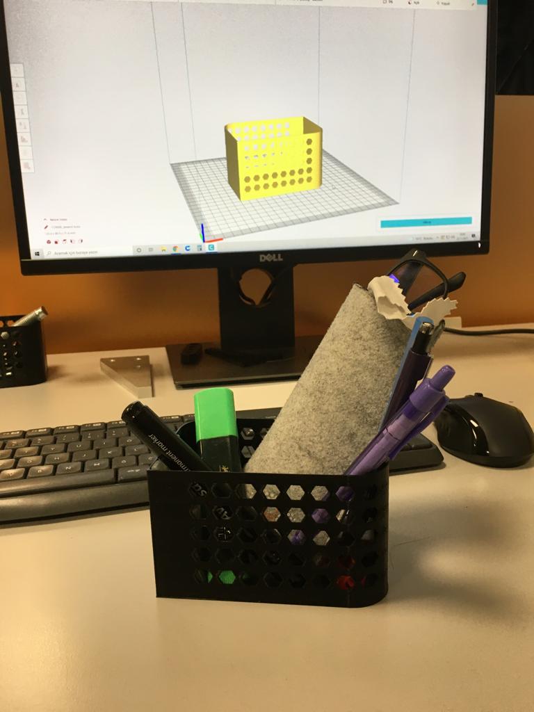 STL file Simple Box・3D print object to download・Cults