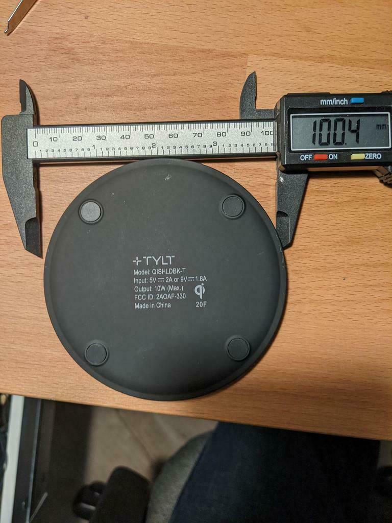 Free 3D file Wireless Phone Charger Vertical Dock TYLT QISHLDBK-T 10cm ...