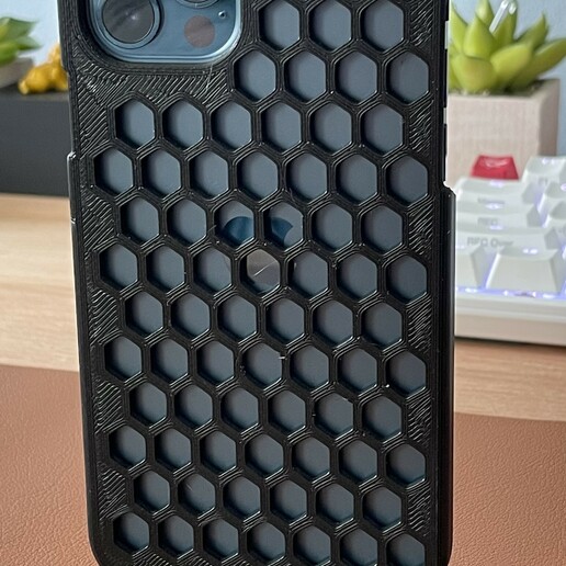 Download free STL file iphone 12/12 pro case hexagonal grid #2 • 3D ...
