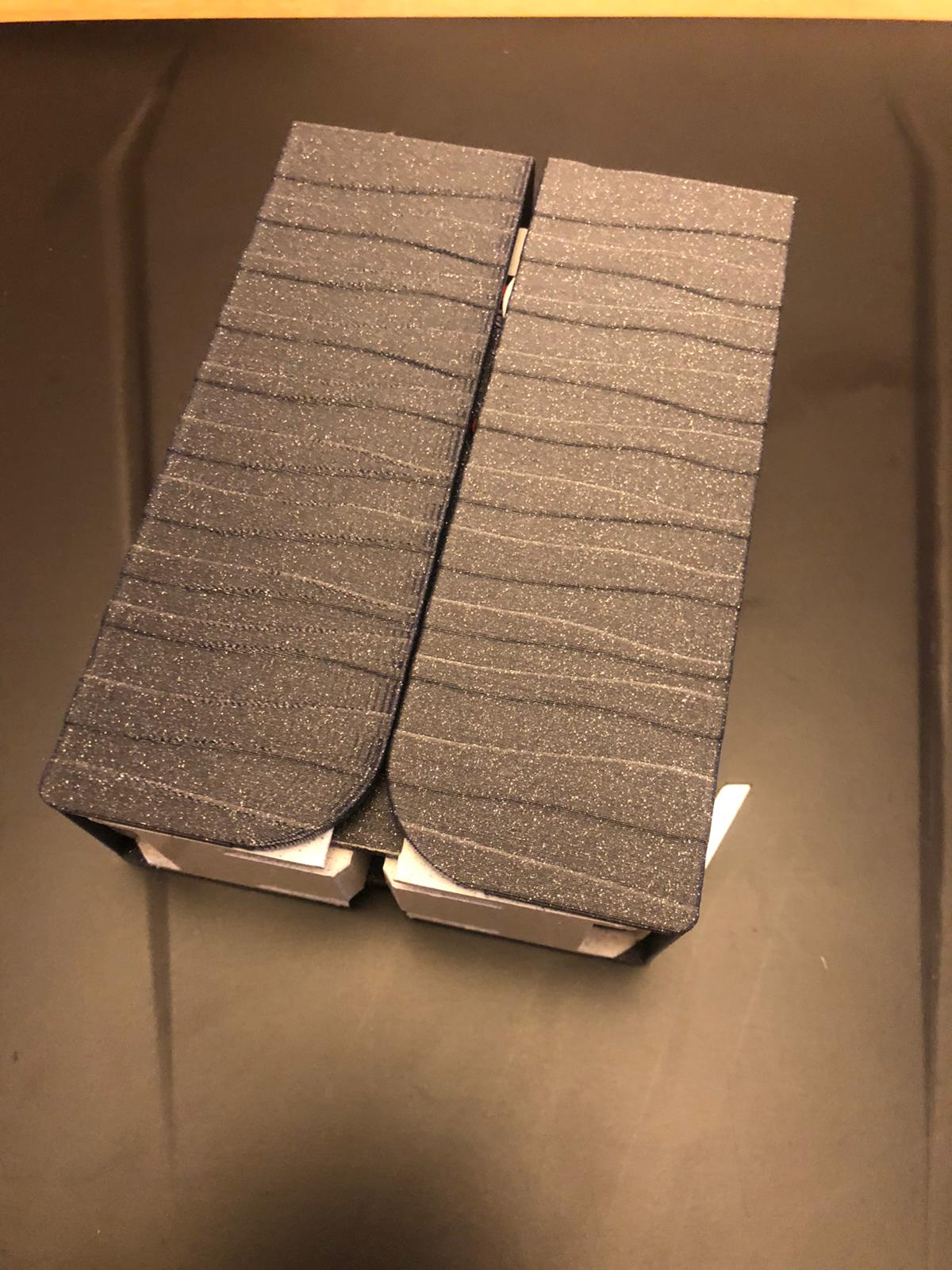 3D file Playing Cards Storage Box (EASY TO PRINT)・3D printing design to ...