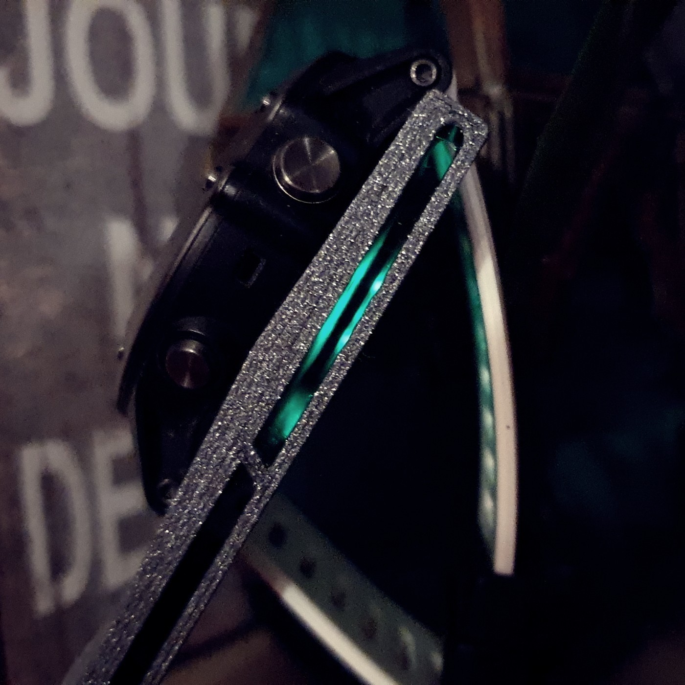 STL file GARMIN FENIX 3HR DESKTOP STAND・3D printing model to download・Cults