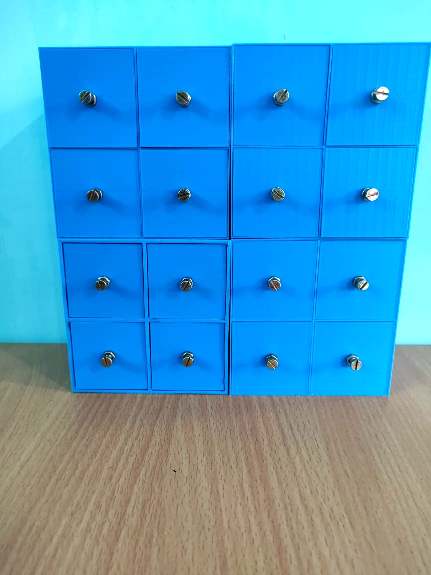 Free STL file 4 Grid storage box・3D printing template to download・Cults